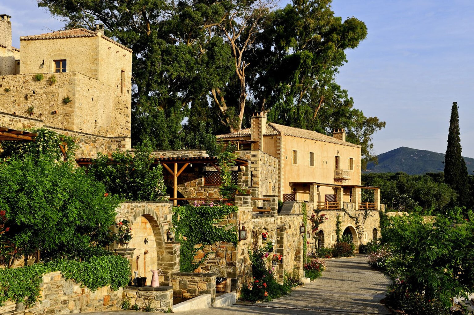 Historical luxury 5 star hotel in Monemvasia | Kinsterna Hotel
